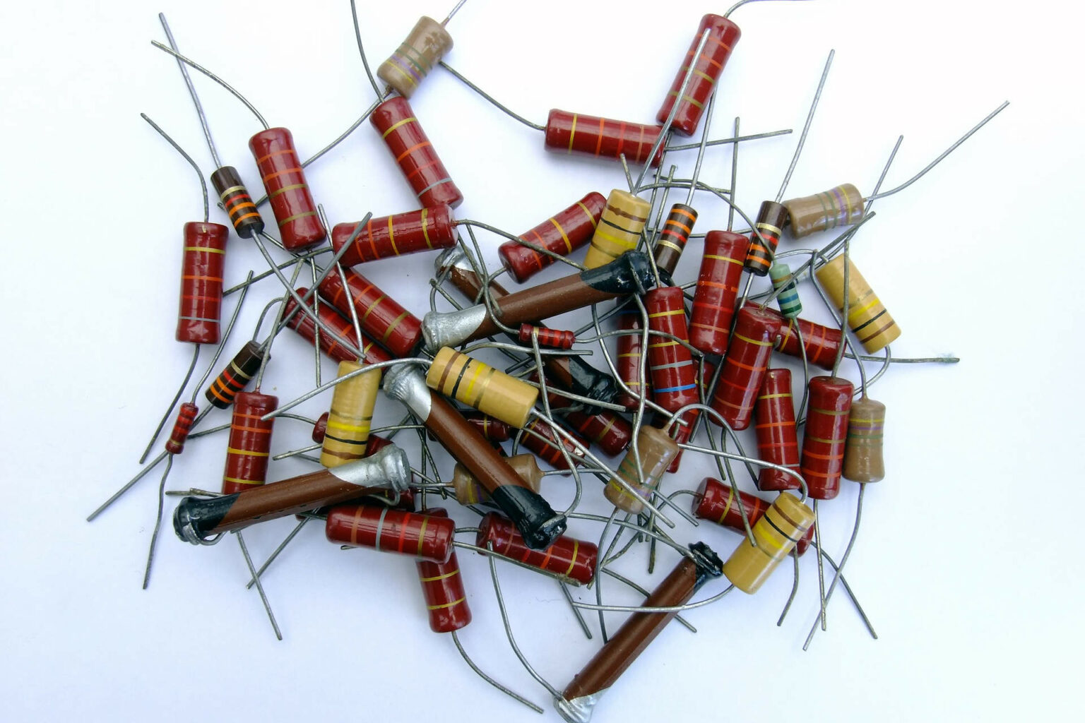 Series Resistor Calculator - Easy Tool - ElectronicBase